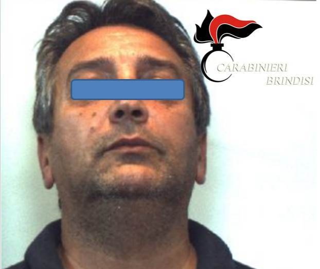 MESAGNE. DETENGONO ILLEGALMENTE, ARMI, MUNIZIONI E POLVERE DA SPARO ... MESAGNE. DETENGONO ILLEGALMENTE, ARMI, MUNIZIONI E POLVERE DA SPARO ...