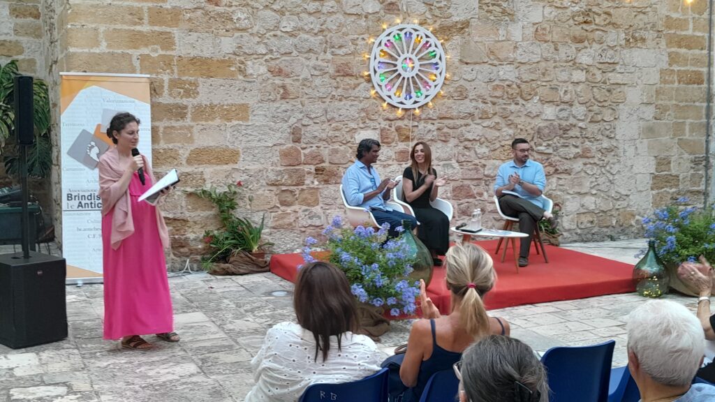 Antonella Ricci e Vinod Sookar hanno presentato il loro libro "Dalla ...